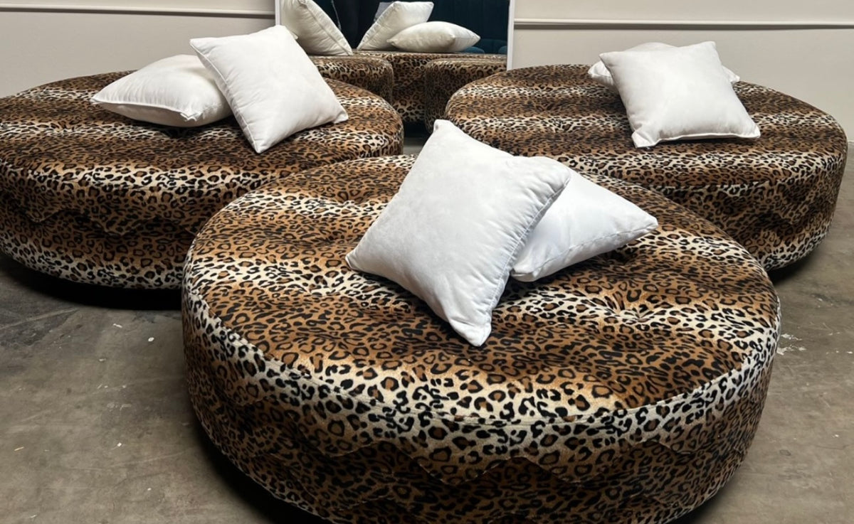 Set The LEOPARD – Lounge Party Rentals