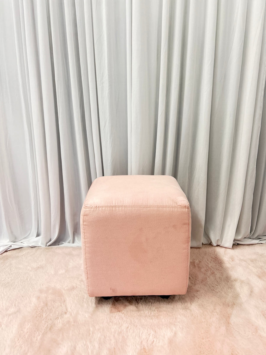 Square OTTOMAN Light Pink – Lounge Party Rentals