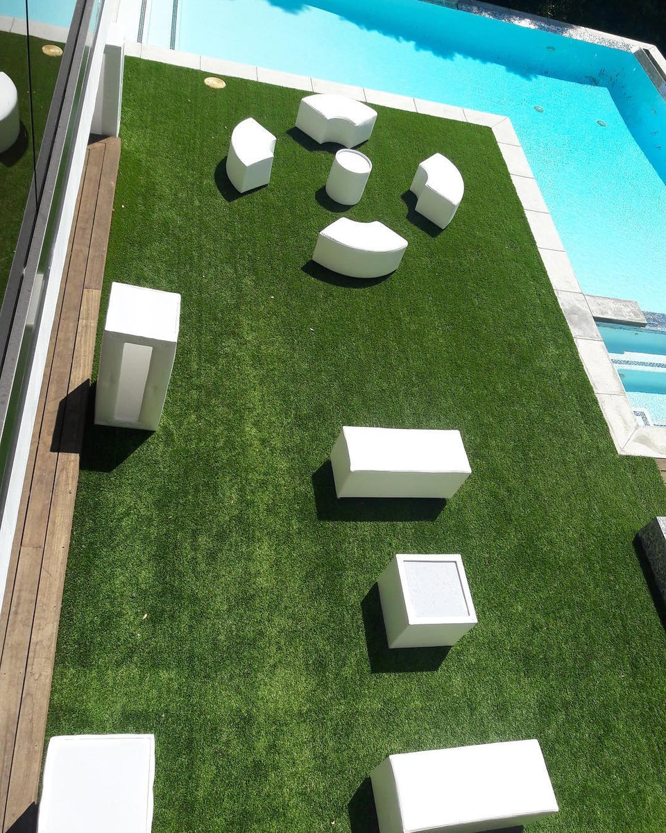 The Intimate Pool – Lounge Party Rentals