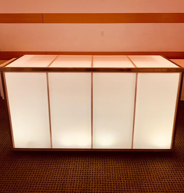 LED Acrylic BAR 7’ Plexiglass – Lounge Party Rentals